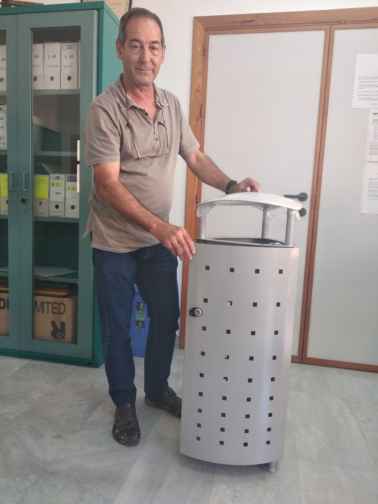 70 nuevas papeleras serán repartidas y ubicadas por toda Salobreña - El ...