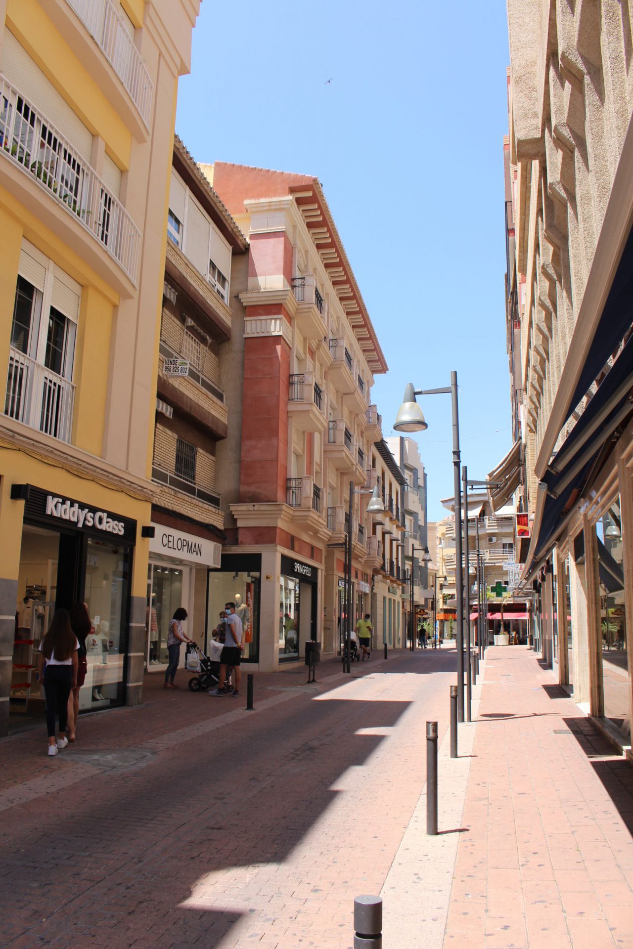 Los comerciantes motrileños vuelven a «sentirse vivos» por poder abrir ...